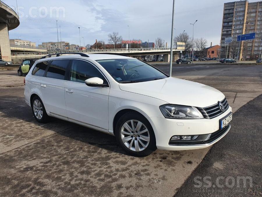 White Volkswagen Passat B7 2013 in Riga, with an engine capacity of 2.00 L and mileage of 315 thousand km for 5300 €, photo 3 on AUTOMOTO.COM.LV