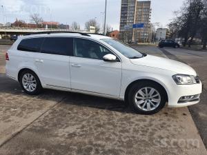 White Volkswagen Passat B7 2013 in Riga, with an engine capacity of 2.00 L and mileage of 315 thousand km for 5300 €, photo 5 on AUTOMOTO.COM.LV