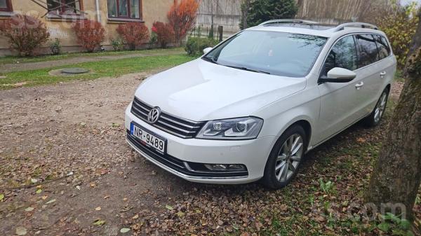 White Volkswagen Passat B7 2014 in Jelgava, with an engine capacity of 2.00 L and mileage of 350 thousand km for 10000 €, photo 7 on AUTOMOTO.COM.LV