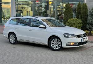 Balts Volkswagen Passat B7 2014 Rīga, ar dzinēja tilpumu 1.40 L un nobraukumu 193 tūkst. km par 6500 €, foto  vietnē AUTOMOTO.COM.LV