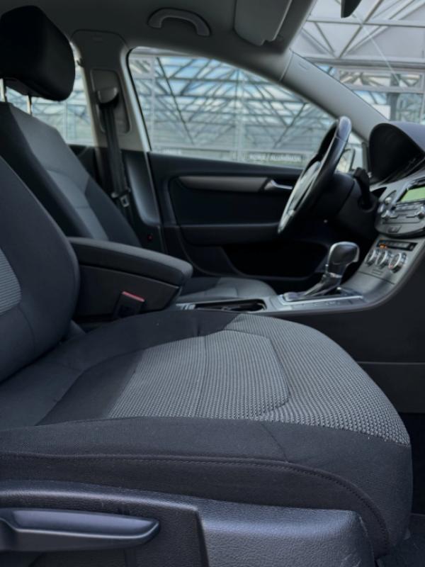 White Volkswagen Passat B7 2014 in Riga, with an engine capacity of 1.40 L and mileage of 193 thousand km for 6500 €, photo 8 on AUTOMOTO.COM.LV