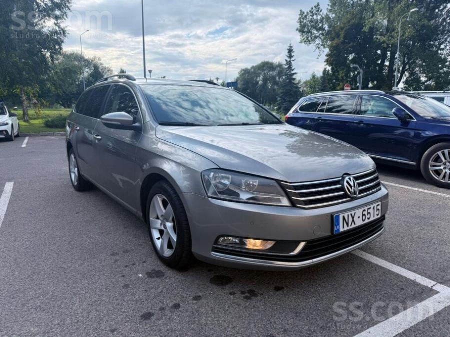 Yellow Volkswagen Passat B7 2013 in Riga, with an engine capacity of 2.00 L and mileage of 0 thousand km for 4700 €, photo 3 on AUTOMOTO.COM.LV