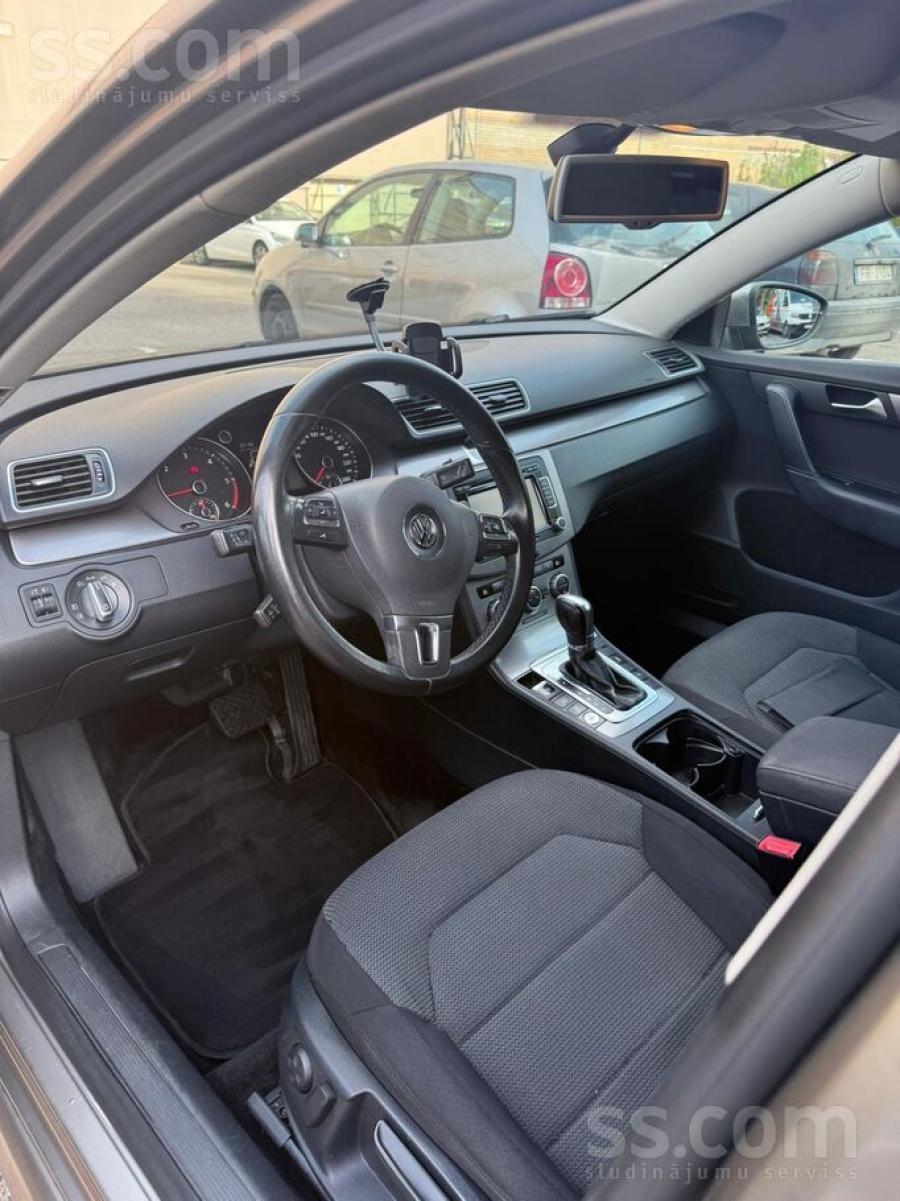 Yellow Volkswagen Passat B7 2013 in Riga, with an engine capacity of 2.00 L and mileage of 0 thousand km for 4700 €, photo 7 on AUTOMOTO.COM.LV