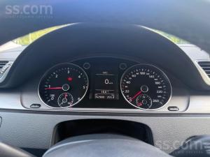 Yellow Volkswagen Passat B7 2013 in Riga, with an engine capacity of 2.00 L and mileage of 0 thousand km for 4700 €, photo 12 on AUTOMOTO.COM.LV