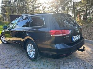 Black Volkswagen Passat B8 2016 in Riga, with an engine capacity of 2.00 L and mileage of 308 thousand km for 7700 €, photo 5 on AUTOMOTO.COM.LV