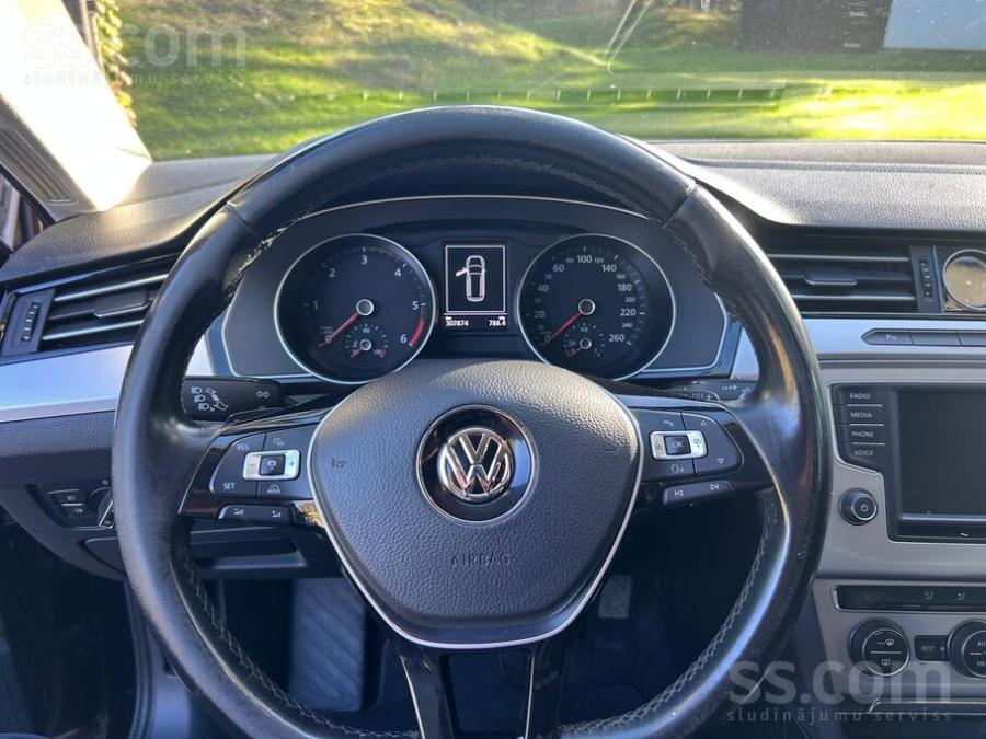 Black Volkswagen Passat B8 2016 in Riga, with an engine capacity of 2.00 L and mileage of 308 thousand km for 7700 €, photo 6 on AUTOMOTO.COM.LV