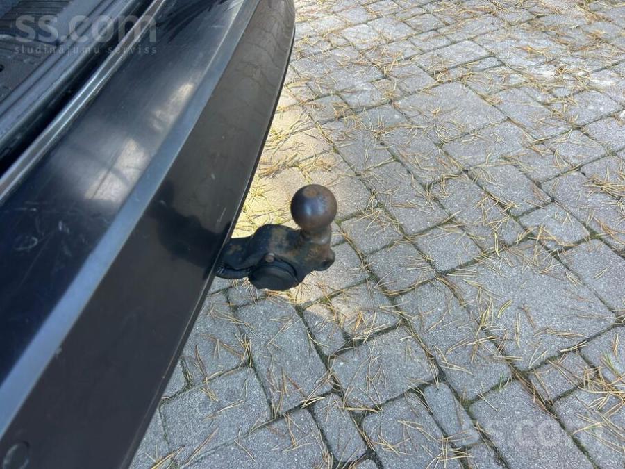 Black Volkswagen Passat B8 2016 in Riga, with an engine capacity of 2.00 L and mileage of 308 thousand km for 7700 €, photo 14 on AUTOMOTO.COM.LV