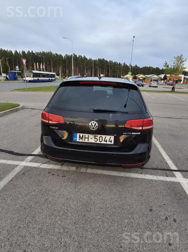 Black Volkswagen Passat B8 2015 in Riga, with an engine capacity of 2.00 L and mileage of 465 thousand km for 5300 €, photo 5 on AUTOMOTO.COM.LV