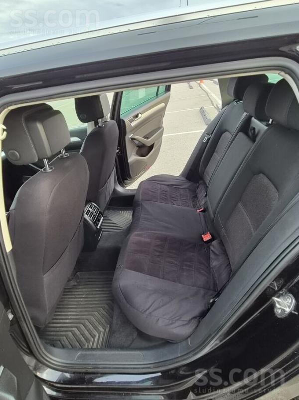 Black Volkswagen Passat B8 2015 in Riga, with an engine capacity of 2.00 L and mileage of 465 thousand km for 5300 €, photo 10 on AUTOMOTO.COM.LV