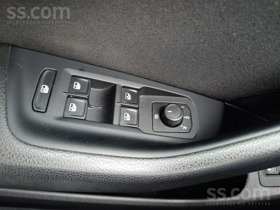 Black Volkswagen Passat B8 2022 in Riga, with an engine capacity of 2.00 L and mileage of 183 thousand km for 15470 €, photo 17 on AUTOMOTO.COM.LV
