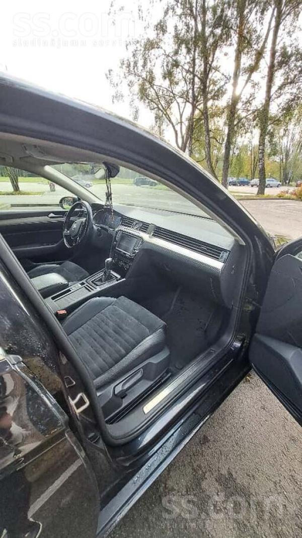 Black Volkswagen Passat B8 2015 in Riga, with an engine capacity of 2.00 L and mileage of 240 thousand km for 10700 €, photo 11 on AUTOMOTO.COM.LV