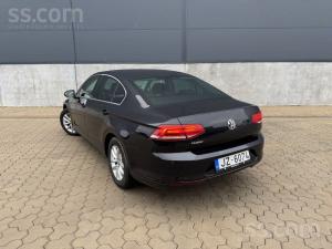 Black Volkswagen Passat B8 2015 in Riga, with an engine capacity of 1.40 L and mileage of 141 thousand km for 10500 €, photo 3 on AUTOMOTO.COM.LV