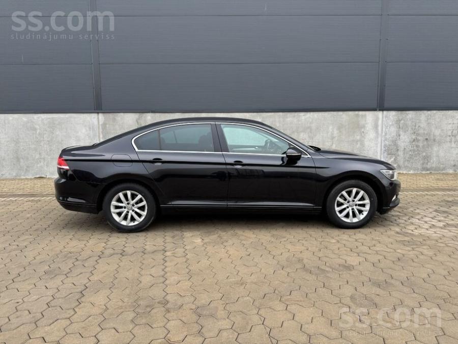 Black Volkswagen Passat B8 2015 in Riga, with an engine capacity of 1.40 L and mileage of 141 thousand km for 10500 €, photo 6 on AUTOMOTO.COM.LV