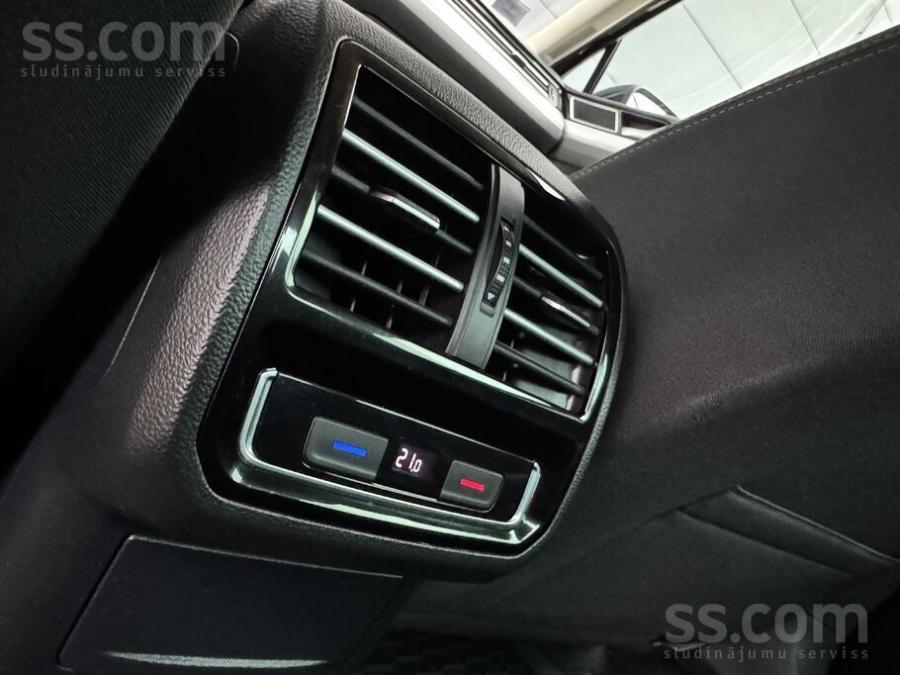 Black Volkswagen Passat B8 2015 in Riga, with an engine capacity of 1.40 L and mileage of 141 thousand km for 10500 €, photo 9 on AUTOMOTO.COM.LV