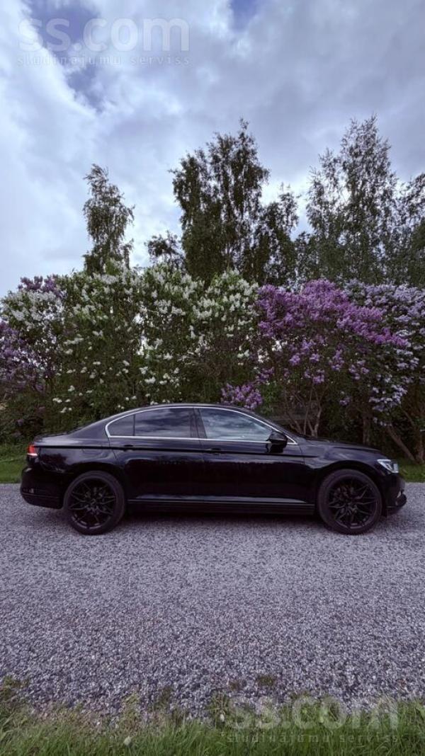 Black Volkswagen Passat B8 2015 in Riga, with an engine capacity of 1.40 L and mileage of 236 thousand km for 8250 €, photo 2 on AUTOMOTO.COM.LV