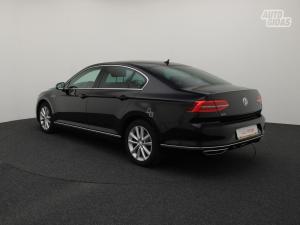 Black Volkswagen Passat B8 2016 in Vilnius, with an engine capacity of 1.40 L and mileage of 155 thousand km for 14399 €, photo 7 on AUTOMOTO.COM.LV