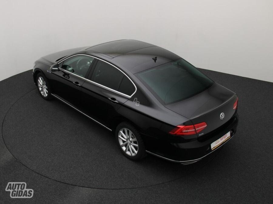 Black Volkswagen Passat B8 2016 in Vilnius, with an engine capacity of 1.40 L and mileage of 155 thousand km for 14399 €, photo 12 on AUTOMOTO.COM.LV
