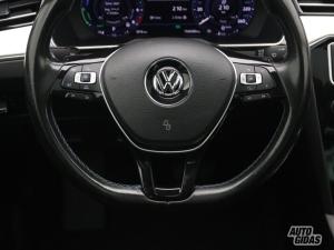 Black Volkswagen Passat B8 2016 in Vilnius, with an engine capacity of 1.40 L and mileage of 155 thousand km for 14399 €, photo 18 on AUTOMOTO.COM.LV
