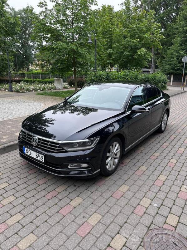 Black Volkswagen Passat B8 2016 in Liepaja, with an engine capacity of 2.00 L and mileage of 307 thousand km for 10350 €, photo 3 on AUTOMOTO.COM.LV