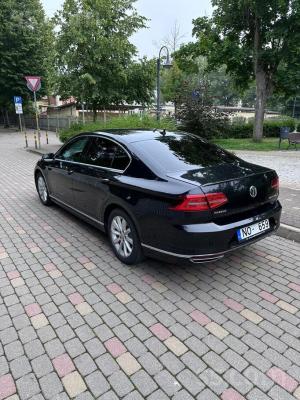 Black Volkswagen Passat B8 2016 in Liepaja, with an engine capacity of 2.00 L and mileage of 307 thousand km for 10350 €, photo 5 on AUTOMOTO.COM.LV