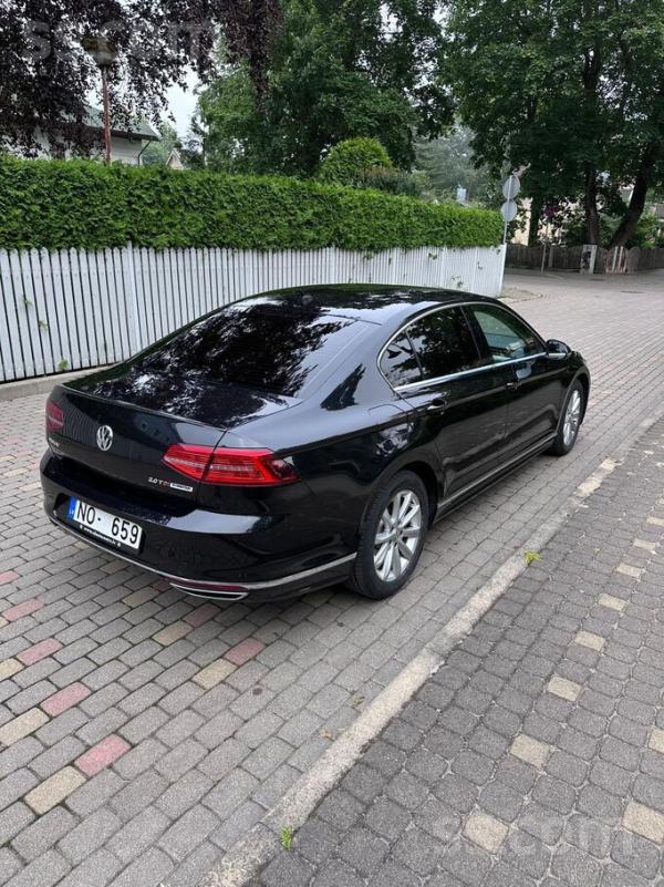 Black Volkswagen Passat B8 2016 in Liepaja, with an engine capacity of 2.00 L and mileage of 307 thousand km for 10350 €, photo 6 on AUTOMOTO.COM.LV