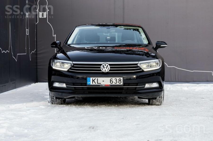 Black Volkswagen Passat B8 2016 in Riga, with an engine capacity of 1.40 L and mileage of 257 thousand km for 9990 €, photo 2 on AUTOMOTO.COM.LV