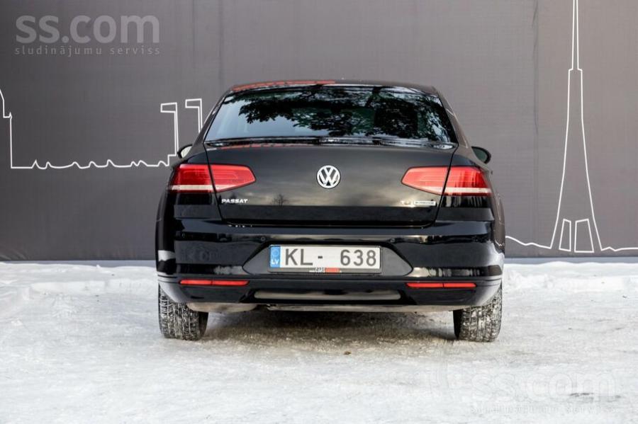 Black Volkswagen Passat B8 2016 in Riga, with an engine capacity of 1.40 L and mileage of 257 thousand km for 9990 €, photo 8 on AUTOMOTO.COM.LV