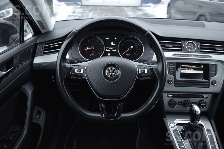 Black Volkswagen Passat B8 2016 in Riga, with an engine capacity of 1.40 L and mileage of 279 thousand km for 6400 €, photo 10 on AUTOMOTO.COM.LV