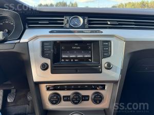 Melns Volkswagen Passat B8 2016 Valmiera, ar dzinēja tilpumu 2.00 L un nobraukumu 205 tūkst. km par 8290 €, foto 19 vietnē AUTOMOTO.COM.LV
