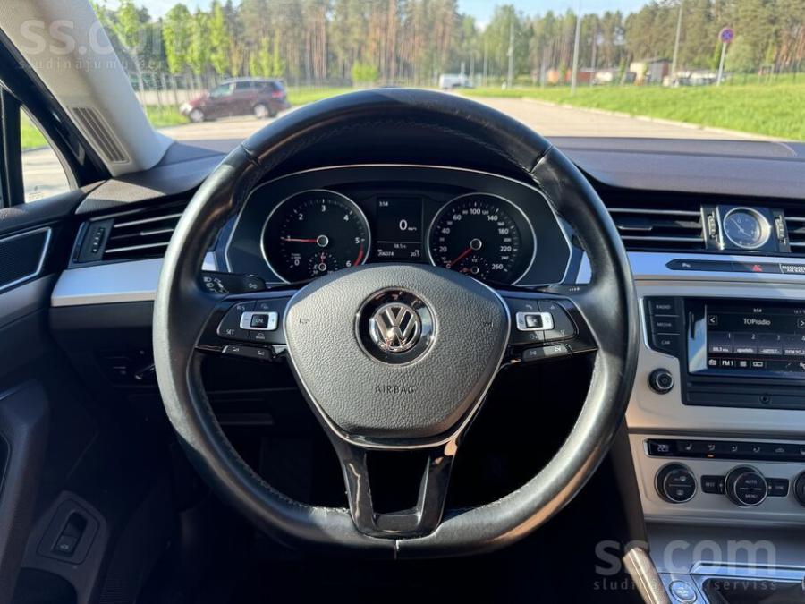 Melns Volkswagen Passat B8 2016 Valmiera, ar dzinēja tilpumu 2.00 L un nobraukumu 205 tūkst. km par 8290 €, foto 20 vietnē AUTOMOTO.COM.LV