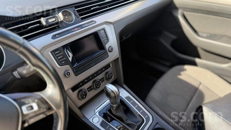 Melns Volkswagen Passat B8 2016 Rīga, ar dzinēja tilpumu 1.40 L un nobraukumu 237 tūkst. km par 7200 €, foto 3 vietnē AUTOMOTO.COM.LV