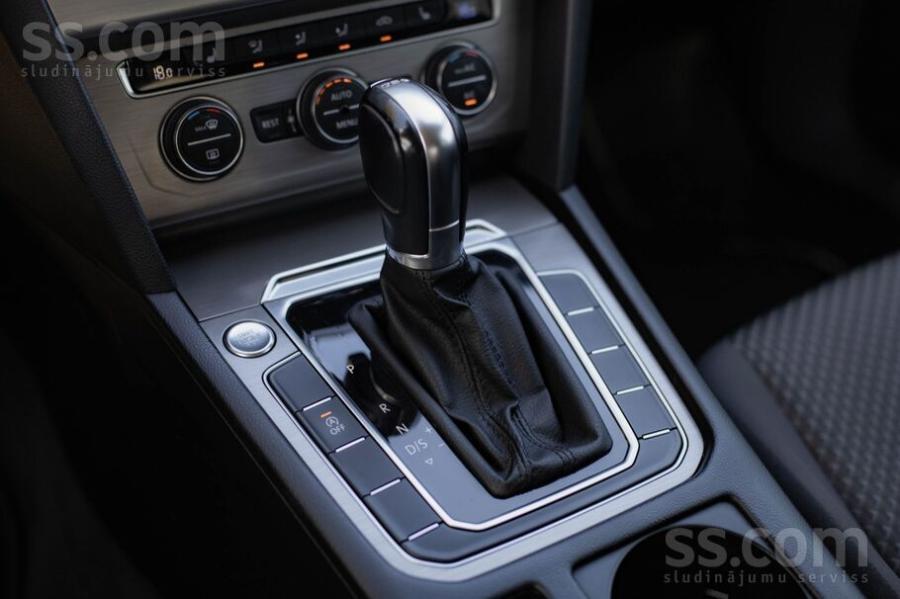 Melns Volkswagen Passat B8 2016 Rīga, ar dzinēja tilpumu 1.40 L un nobraukumu 288 tūkst. km par 9990 €, foto 28 vietnē AUTOMOTO.COM.LV