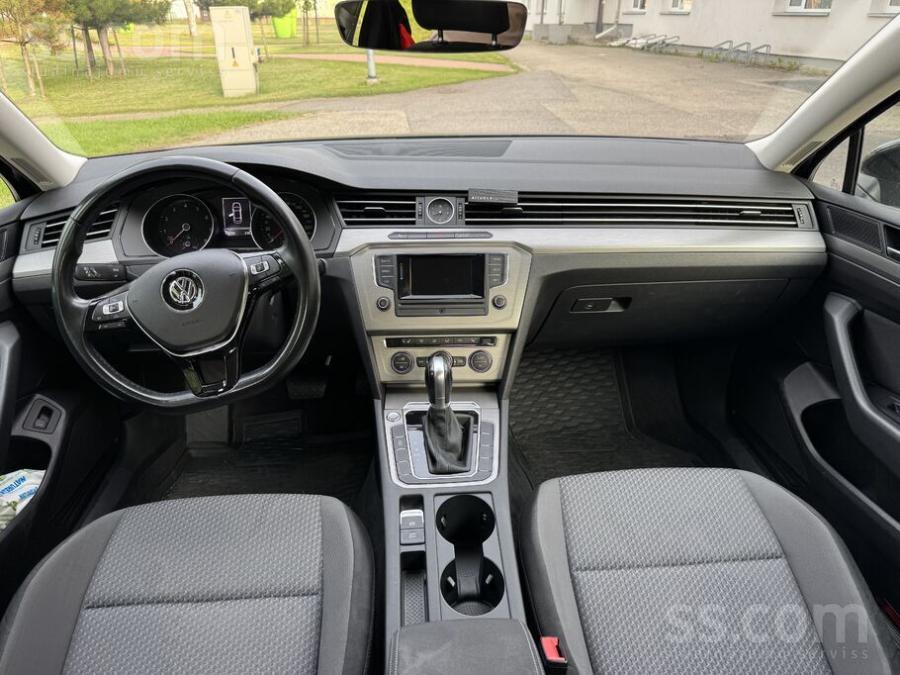 Black Volkswagen Passat B8 2016 in Riga, with an engine capacity of 1.40 L and mileage of 157 thousand km for 12900 €, photo 6 on AUTOMOTO.COM.LV