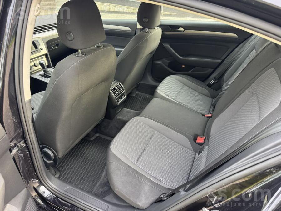 Black Volkswagen Passat B8 2016 in Riga, with an engine capacity of 1.40 L and mileage of 157 thousand km for 12900 €, photo 7 on AUTOMOTO.COM.LV