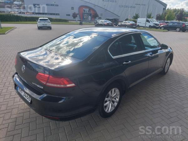 Black Volkswagen Passat B8 2016 in Riga, with an engine capacity of 2.00 L and mileage of 261 thousand km for 6900 €, photo 4 on AUTOMOTO.COM.LV