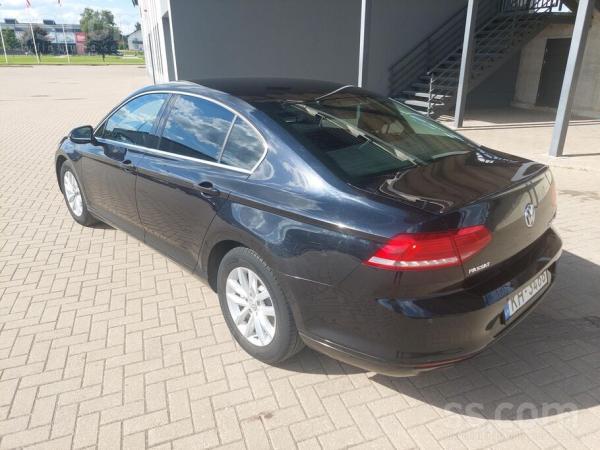Black Volkswagen Passat B8 2016 in Riga, with an engine capacity of 2.00 L and mileage of 261 thousand km for 6900 €, photo 5 on AUTOMOTO.COM.LV