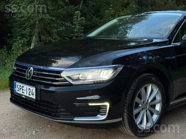 Black Volkswagen Passat B8 2016 in Siauliai, with an engine capacity of 1.40 L and mileage of 171 thousand km for 9950 €, photo 6 on AUTOMOTO.COM.LV