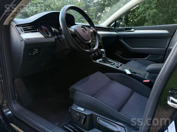 Black Volkswagen Passat B8 2016 in Siauliai, with an engine capacity of 1.40 L and mileage of 171 thousand km for 9950 €, photo 7 on AUTOMOTO.COM.LV