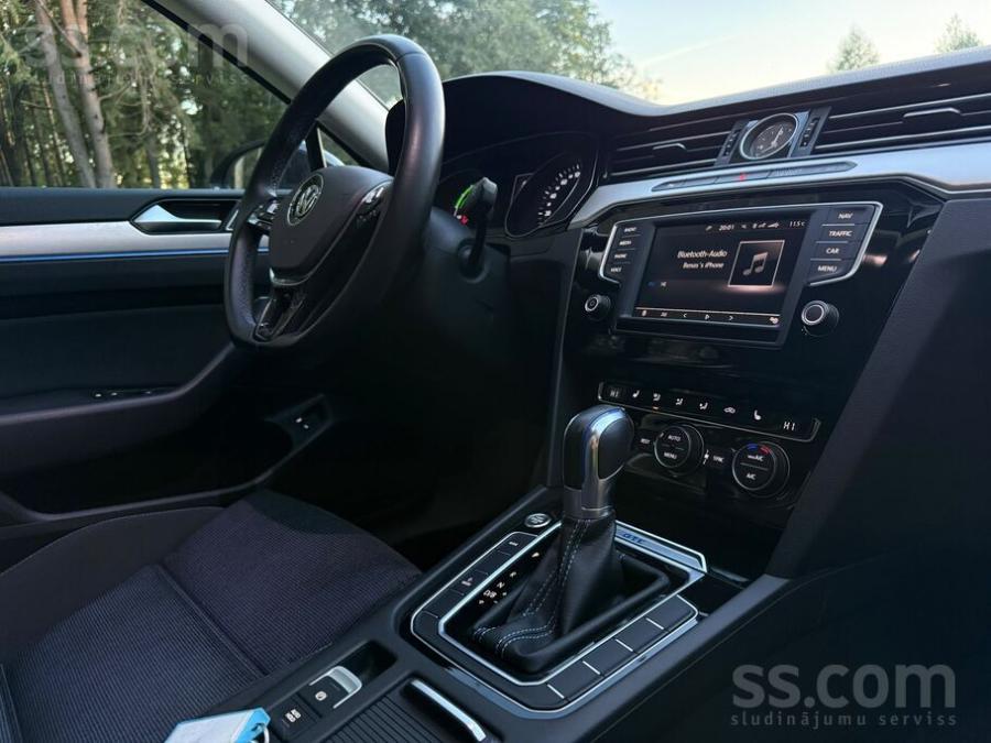 Melns Volkswagen Passat B8 2016 Šauļi, ar dzinēja tilpumu 1.40 L un nobraukumu 171 tūkst. km par 9950 €, foto 12 vietnē AUTOMOTO.COM.LV