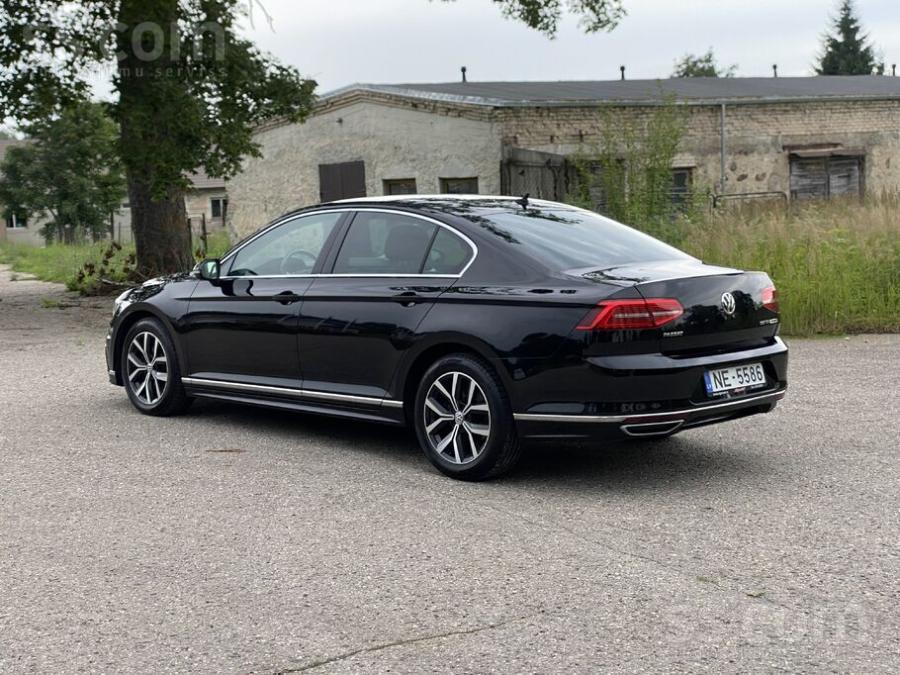 Black Volkswagen Passat B8 2017 in Madona, with an engine capacity of 2.00 L and mileage of 245 thousand km for 14550 €, photo 2 on AUTOMOTO.COM.LV