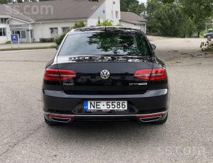 Black Volkswagen Passat B8 2017 in Madona, with an engine capacity of 2.00 L and mileage of 245 thousand km for 14550 €, photo 3 on AUTOMOTO.COM.LV