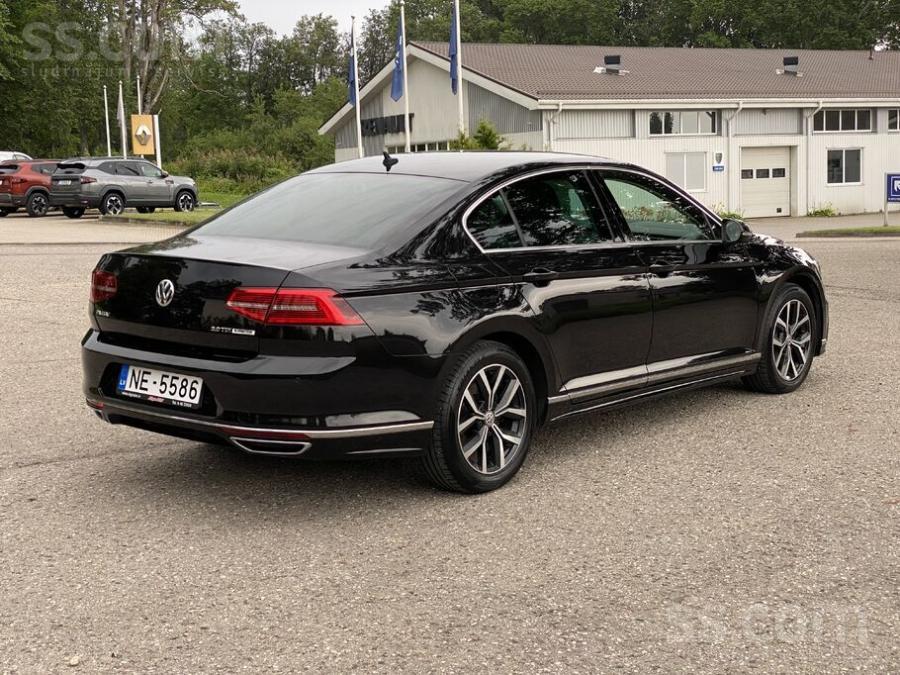 Black Volkswagen Passat B8 2017 in Madona, with an engine capacity of 2.00 L and mileage of 245 thousand km for 14550 €, photo 4 on AUTOMOTO.COM.LV
