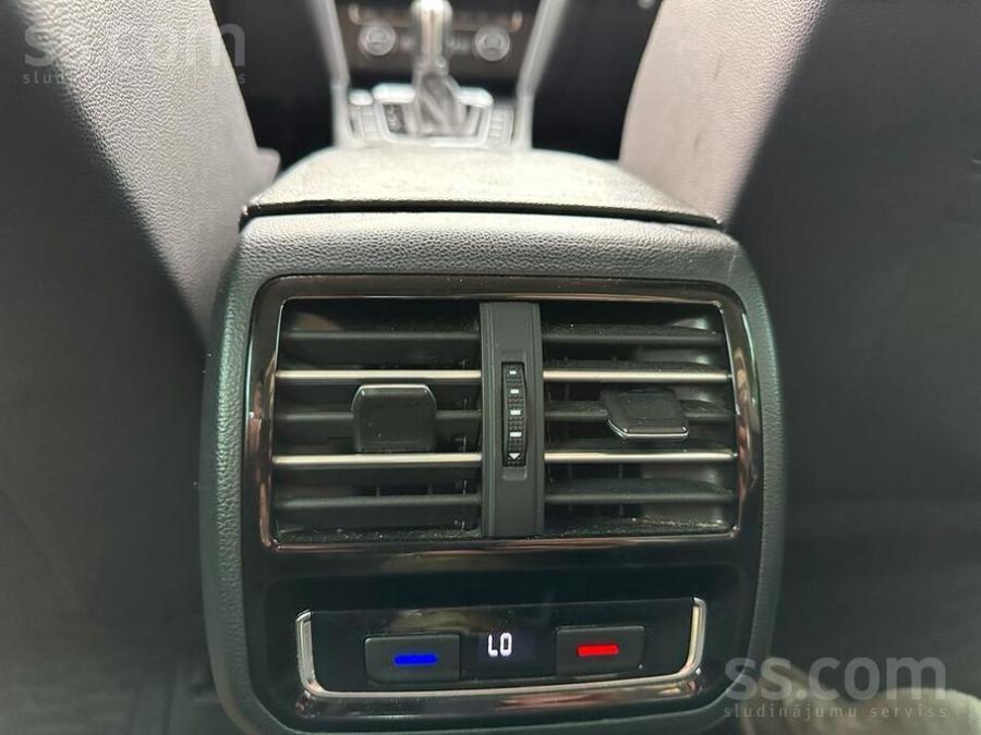 Black Volkswagen Passat B8 2017 in Madona, with an engine capacity of 2.00 L and mileage of 245 thousand km for 14550 €, photo 12 on AUTOMOTO.COM.LV