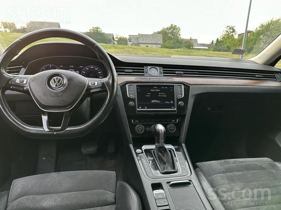 Black Volkswagen Passat B8 2017 in Madona, with an engine capacity of 2.00 L and mileage of 245 thousand km for 14550 €, photo 13 on AUTOMOTO.COM.LV