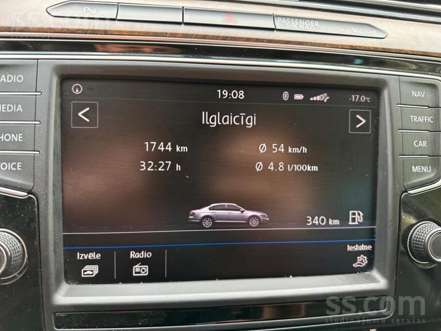 Black Volkswagen Passat B8 2017 in Madona, with an engine capacity of 2.00 L and mileage of 245 thousand km for 14550 €, photo 17 on AUTOMOTO.COM.LV