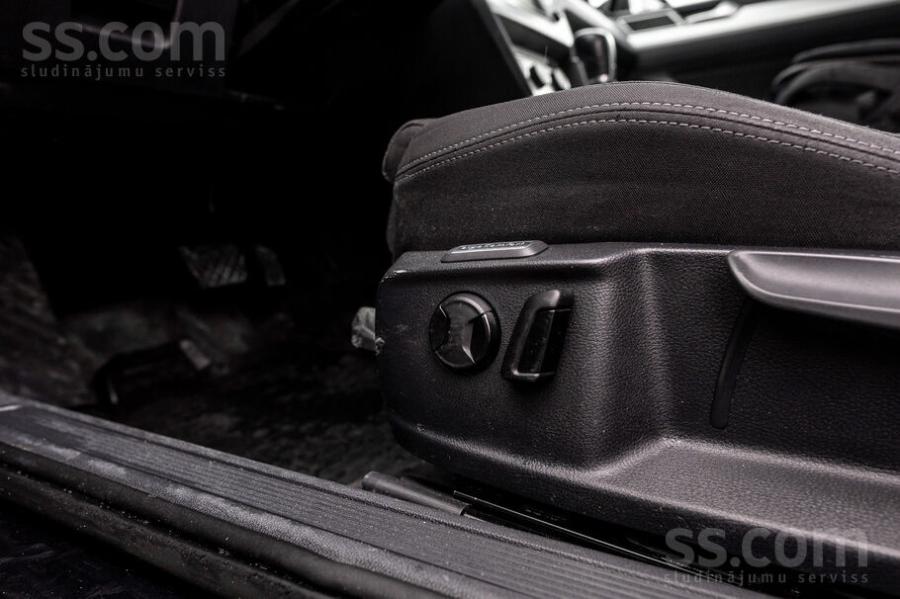 Black Volkswagen Passat B8 2017 in Riga, with an engine capacity of 2.00 L and mileage of 0 thousand km for 9300 €, photo 10 on AUTOMOTO.COM.LV