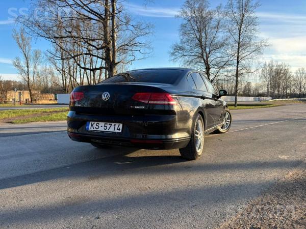 Black Volkswagen Passat B8 2017 in Riga, with an engine capacity of 1.60 L and mileage of 169 thousand km for 13800 €, photo 5 on AUTOMOTO.COM.LV