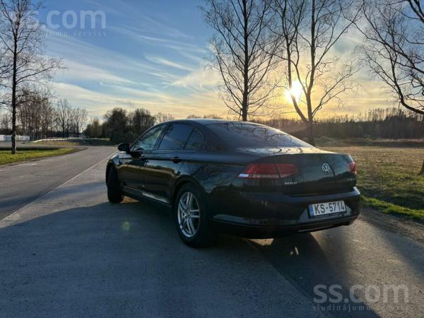 Black Volkswagen Passat B8 2017 in Riga, with an engine capacity of 1.60 L and mileage of 169 thousand km for 13800 €, photo 6 on AUTOMOTO.COM.LV