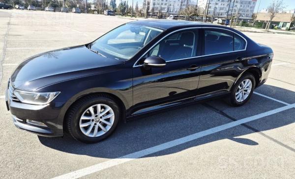 Black Volkswagen Passat B8 2017 in Riga, with an engine capacity of 2.00 L and mileage of 155 thousand km for 10750 €, photo 1 on AUTOMOTO.COM.LV