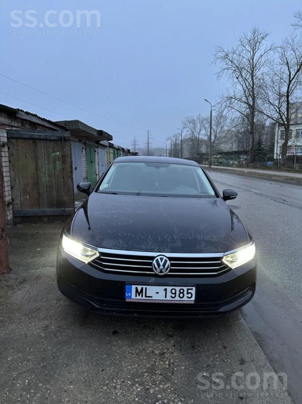 Black Volkswagen Passat B8 2018 in Daugavpils, with an engine capacity of 1.40 L and mileage of 166 thousand km for 9150 €, photo 5 on AUTOMOTO.COM.LV